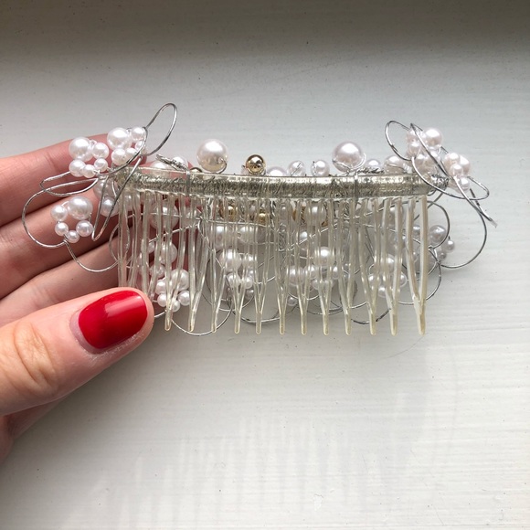 Vintage | Accessories | Vintage White Pearl Silver Wire Heart Hair Comb ...